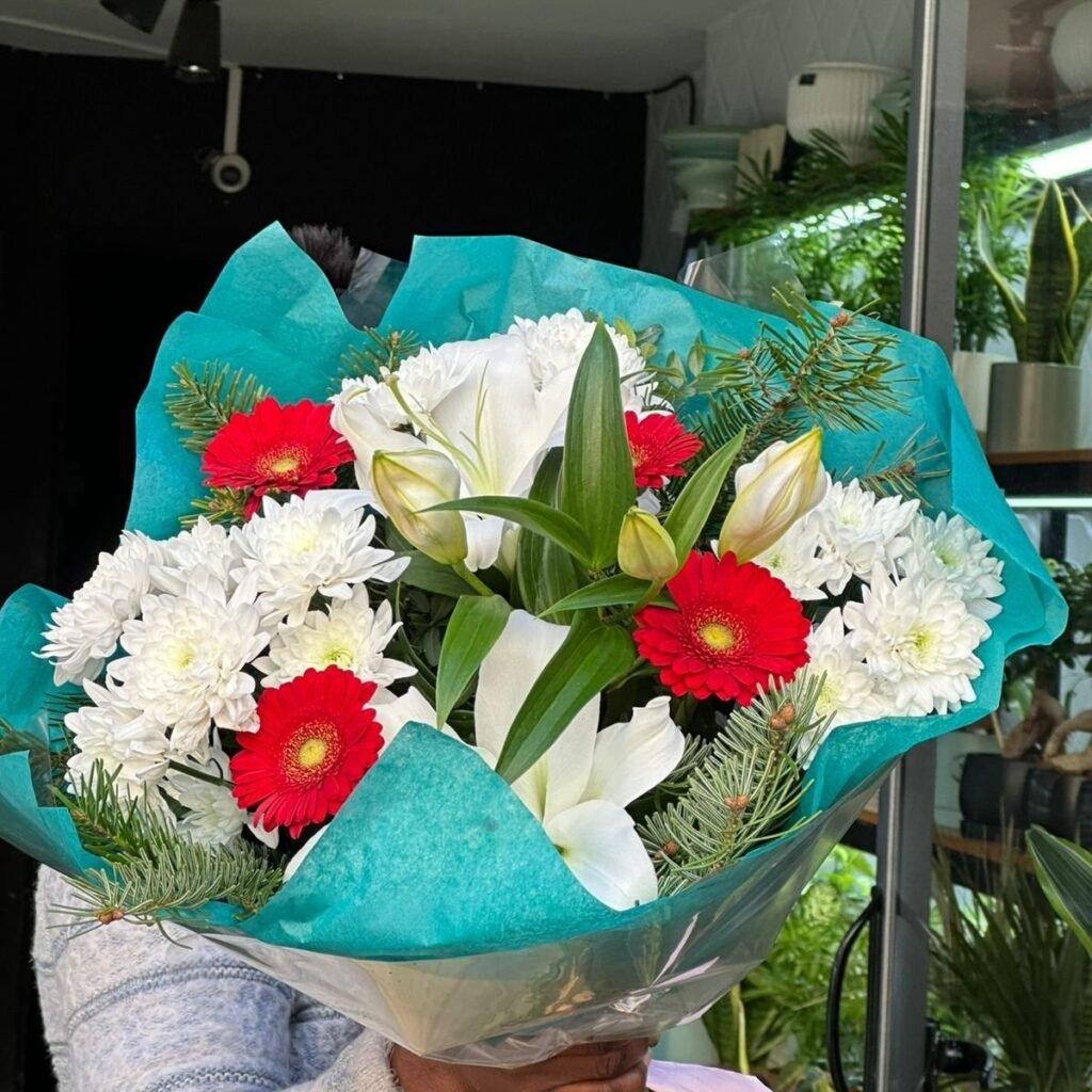 Whispering Red Bouquet - Fleuriste à Casablanca - Acheter Et Livrée Des ...